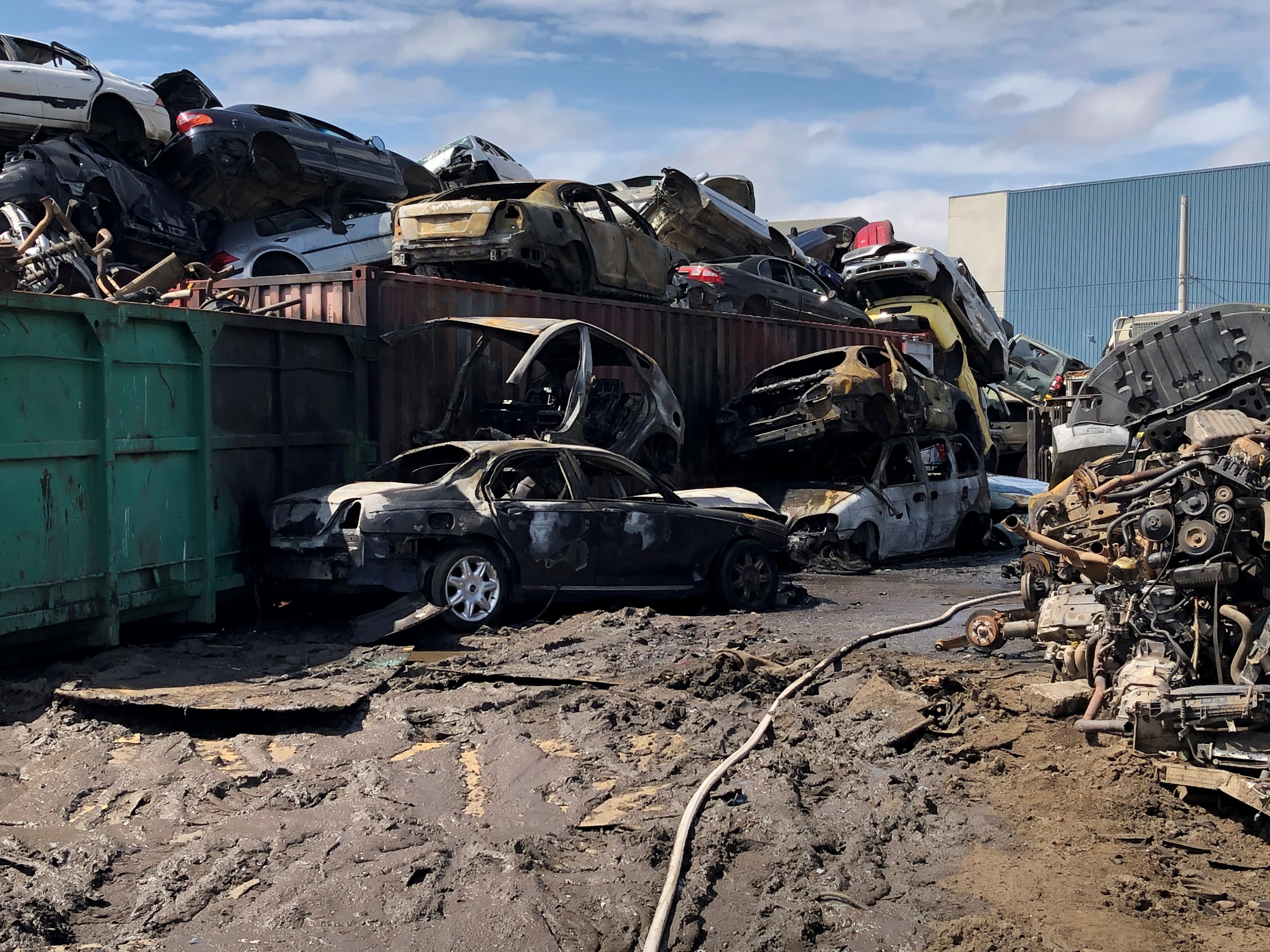 Car wrecker fire in North Geelong under control | Fire Rescue Victoria